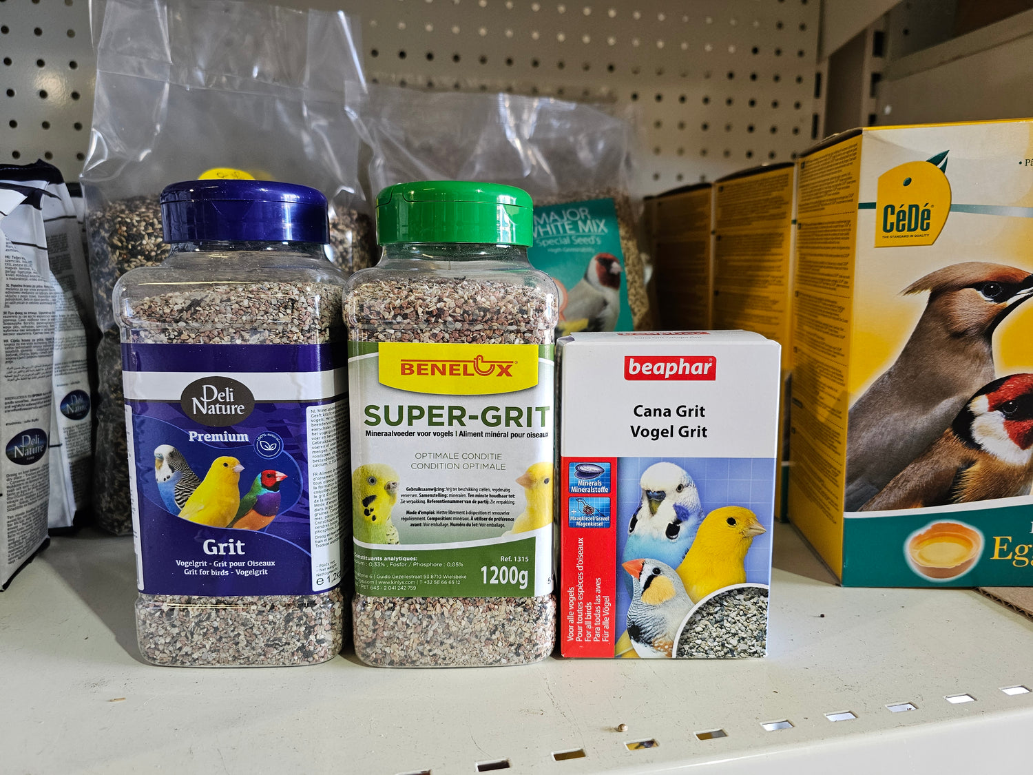 Grit, mineralen en maagkiezel – Birdshop Christina Pet Shop
